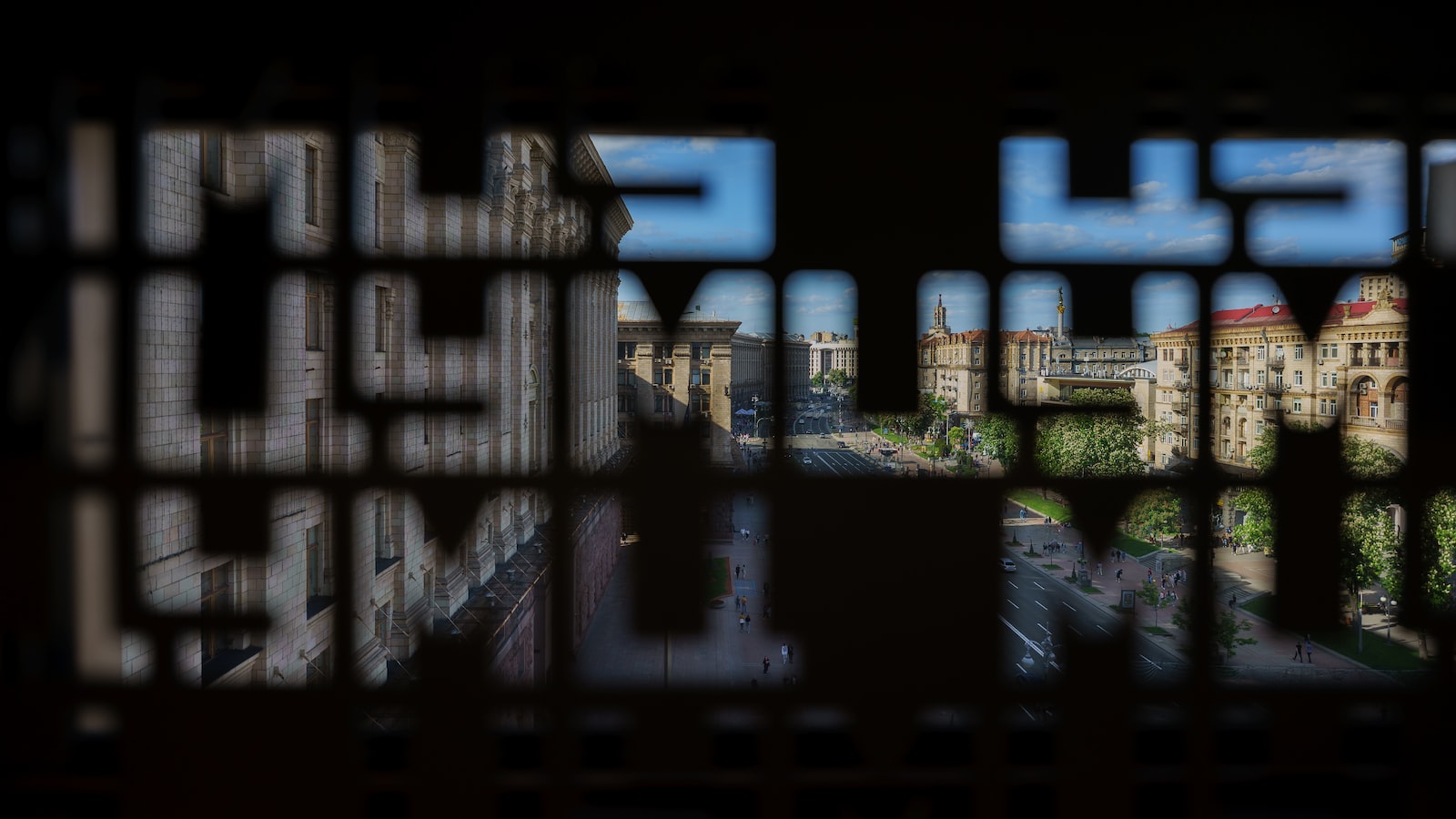 Explore the Blocky World of ‘Minecraft: Xbox 360 Edition – Play It Now ...